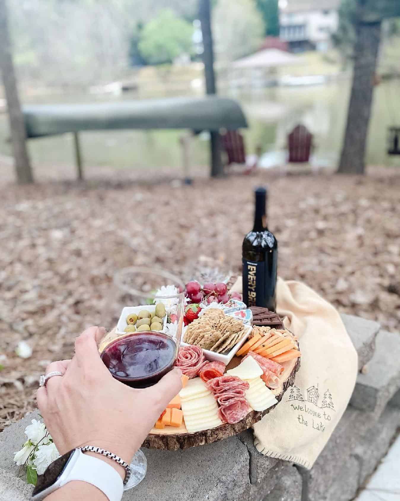 5 Techniques For Holding a Wine Glass (Stem & Stemless) - Coastal Wine ...
