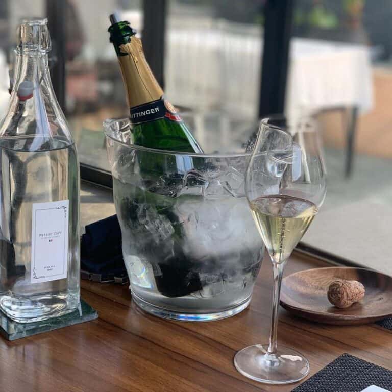 Should Sparkling Wine be Chilled? (And Serving Tips)