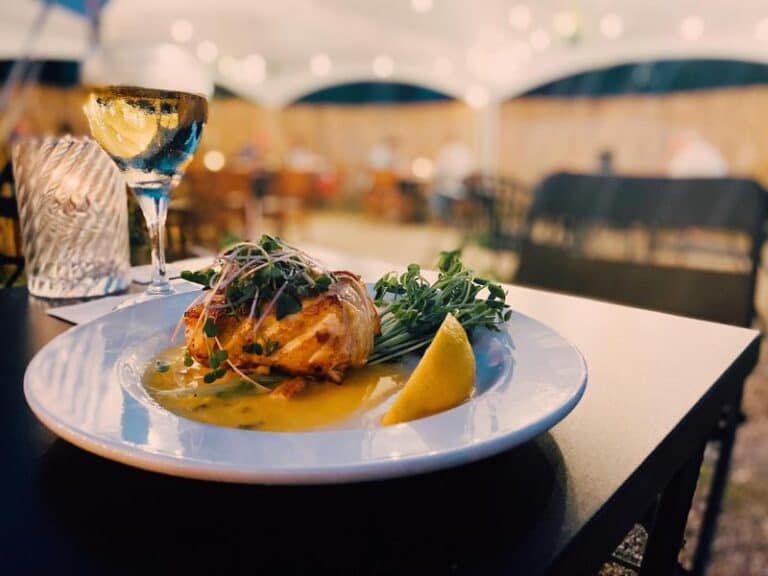 12 Best Restaurants in Cape Cod (2023 Update)