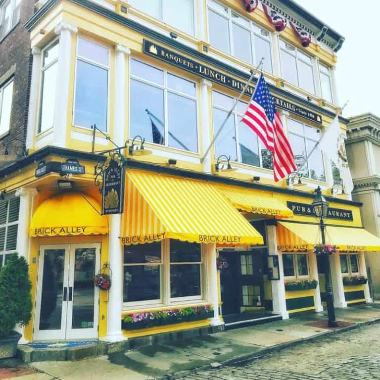 12 Best Restaurants in Newport RI (2023 Updated) - Coastal Wine Trail