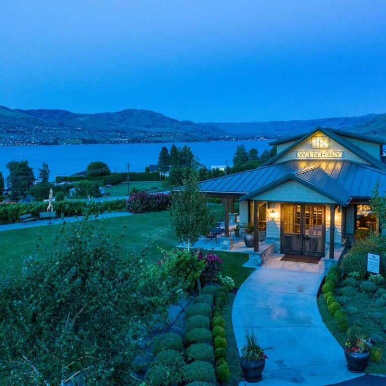 The 10 Best Lake Chelan Wineries: Wine, Views & Fishing